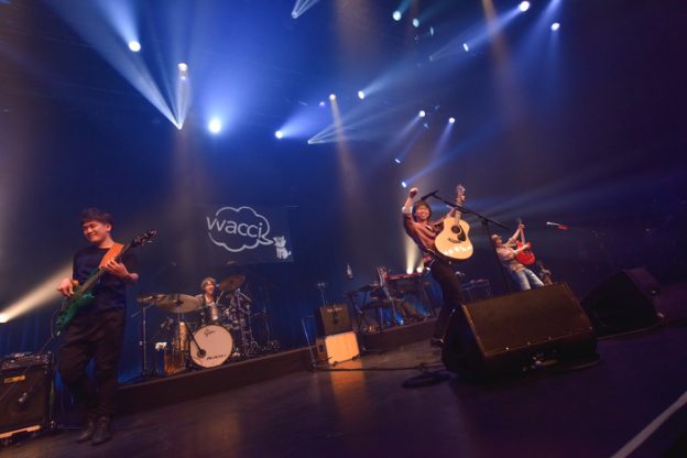 wacci、新たなスタートを切ったツアー最終 温かな音で包み込む：【音楽】
