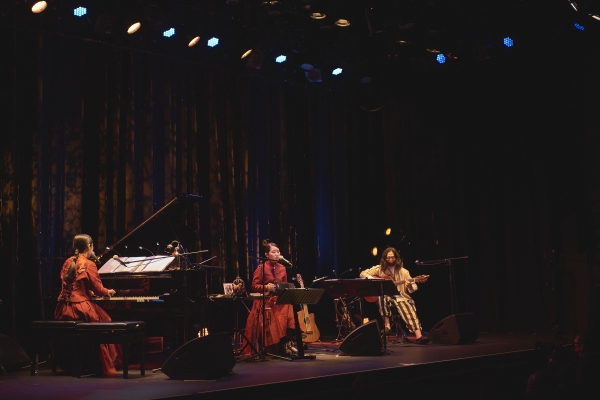 Kitriと羊毛（撮影＝Masatsugu ide）