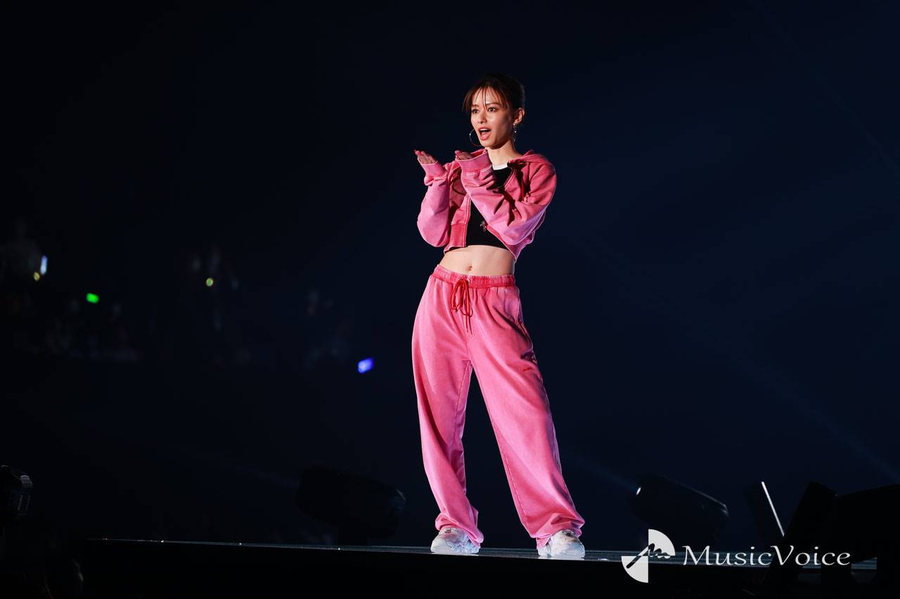 山本舞香（撮影・村上順一）